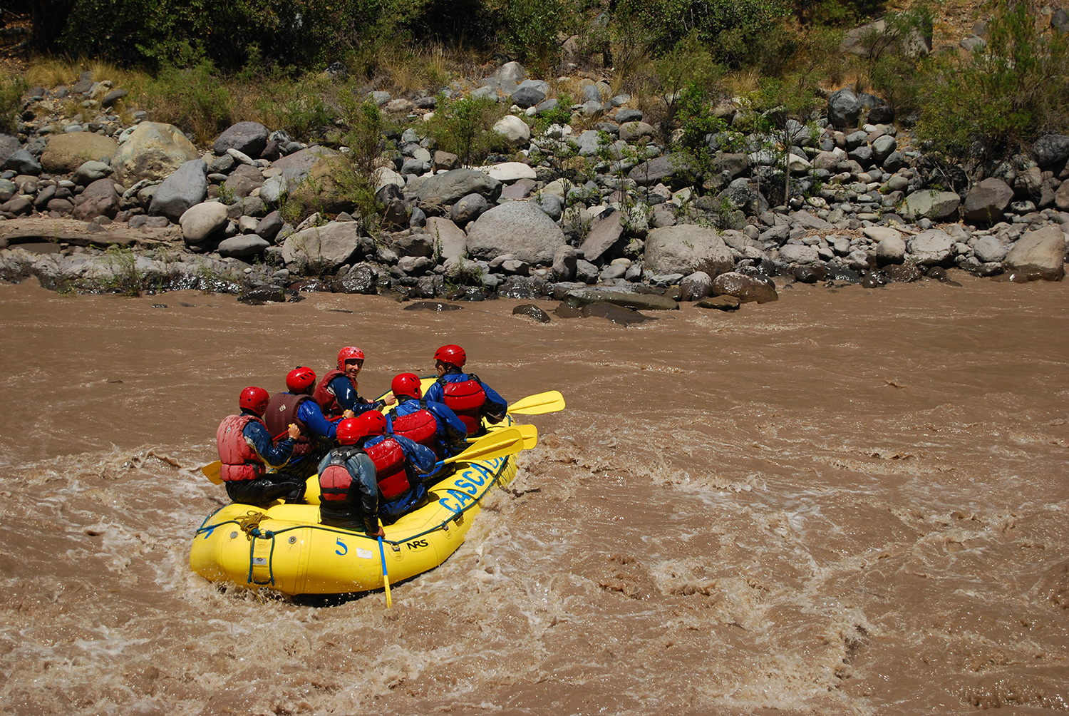 Rafting the Chilean Maipo River - Cascada Expediciones