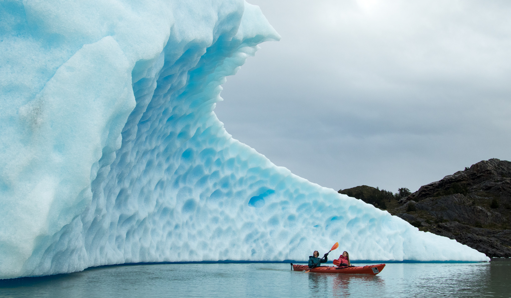 Explora Patagonia en Kayak de Mar - Cascada Expediciones