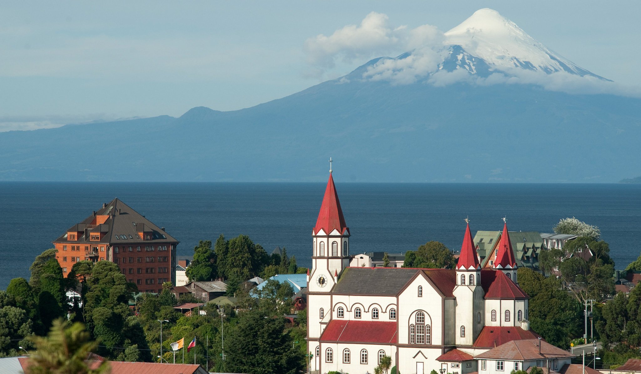 Chilean Lake District Premium Tour - Cascada Expediciones